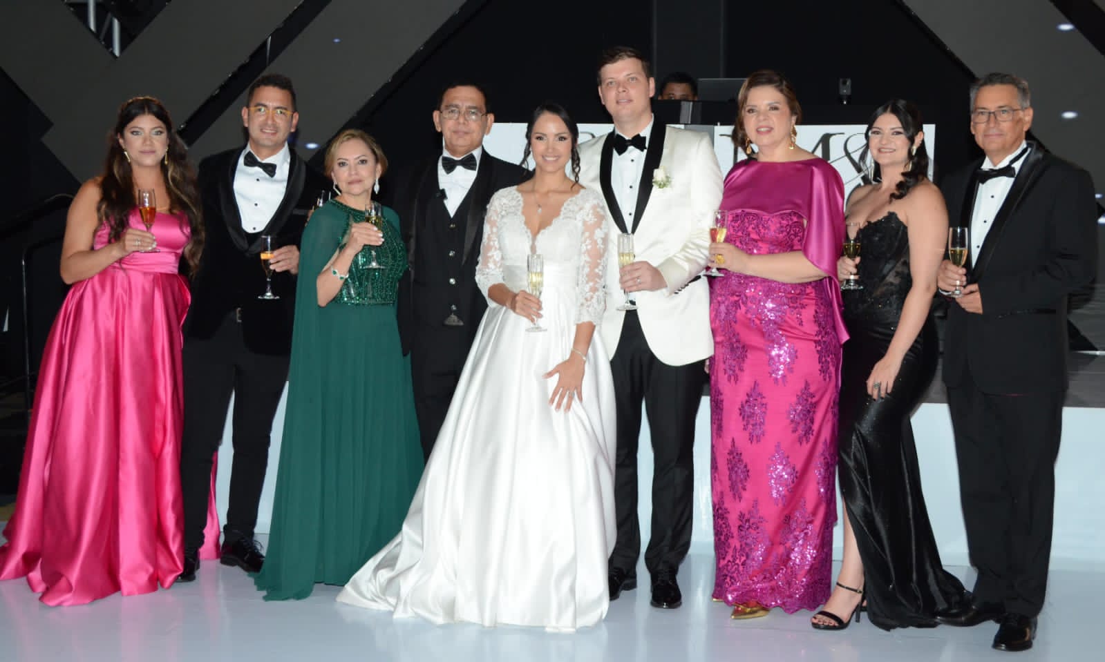 Por su amor unieron sus vidas María Fernanda Bueso y Carlos Roberto ...